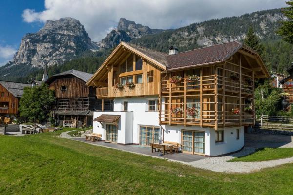 Apartments Picenin - Corvara, BZ, Italy