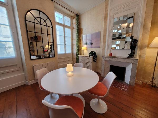 Appartement Central Typiquement Bordelais - ibis Bordeaux Lac