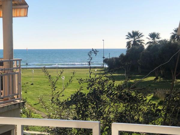 Seasi̇de Apartment M And B House - Side