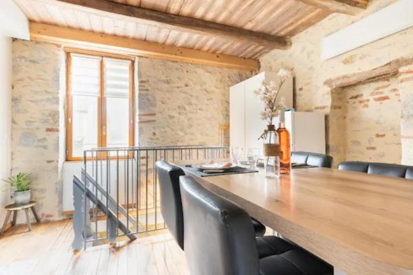Gîte Tour Du Rocher - Albas