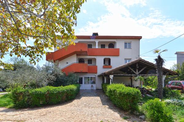 Apartments Liznjan 2155 - Medulin