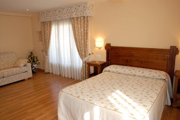 Aparthotel Tres Caminos - Graus