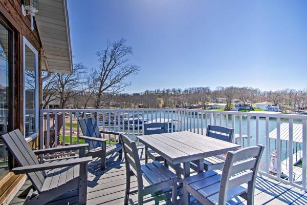 Boat Dock, Lake-view Decks! Ozarks Reunion Retreat - United States