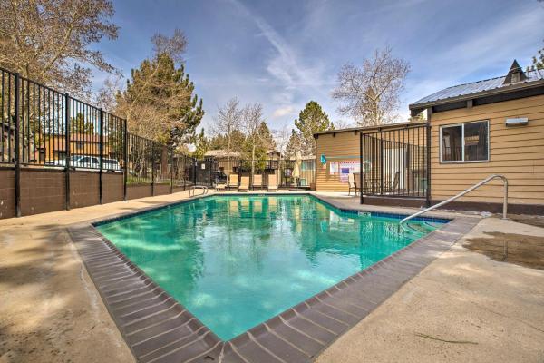 Mammoth Lakes Townhome Less Than 2 Mi To Ski Area! - Yosemite National Park, CA