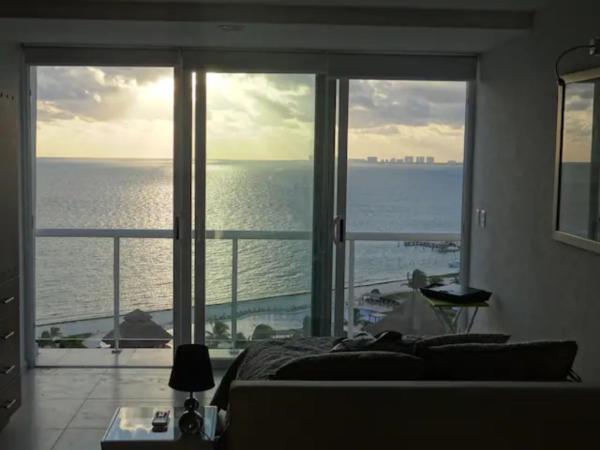 Amara Cancun Beachfront Condo - Isla Mujeres