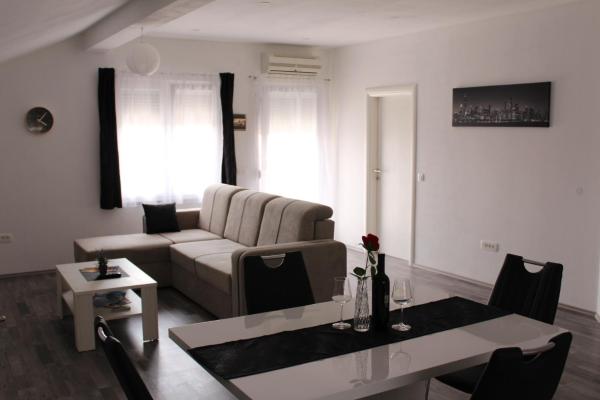 Top Floor Apartment - Sukošan