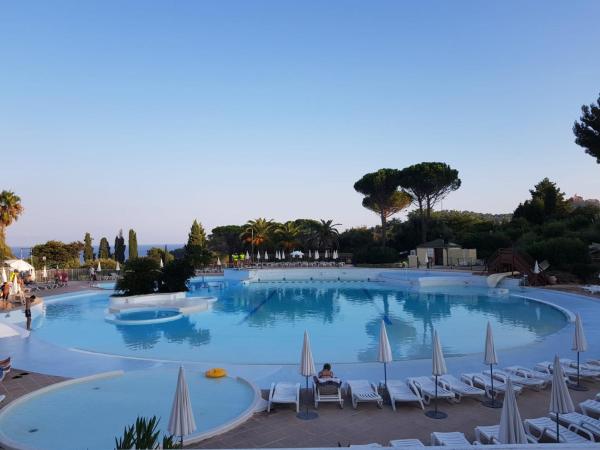 Cap Esterel Face à La Mer Agay St Raphael - Agay Plage