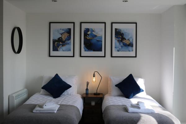 Wolverhampton - Gated Parking - George House - Staffordshire