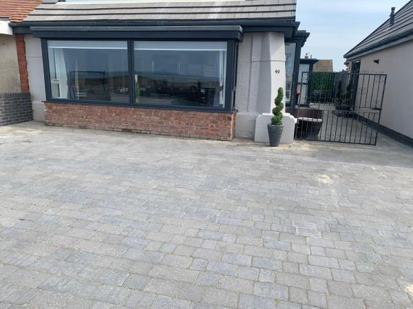 Beach House Apartment On Ground Floor With Sea View - Pet Friendly - Blackpool