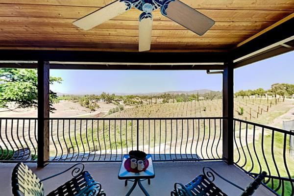 Calle Cancion Charms - Temecula, CA