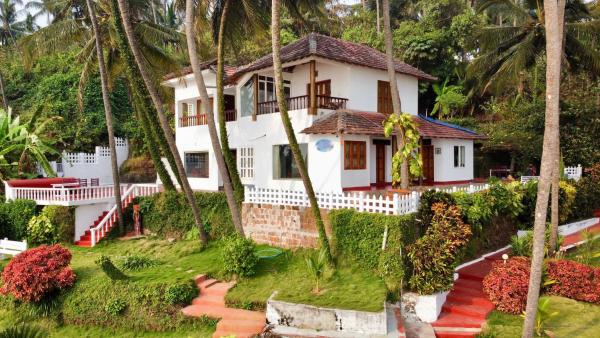 Willo Stays On The Beach Sea View Ocean Hues Holiday Home - Thalassery