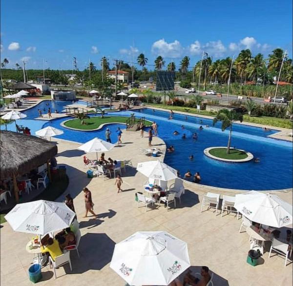 Muro Alto Condomínio Clube - Flat Térreo - Pernambuco