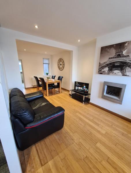 Modern Two Bedroom House Close To City Centre - Belfast