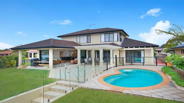 Nirvana Waters - Waterfront With Pool - Yamba