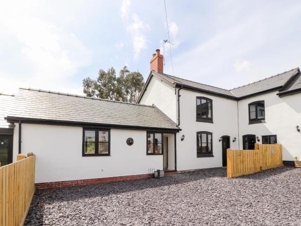 Colomendy Alpaca Farm - Farm House - Cheshire