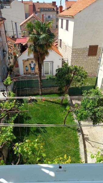 Old Stone House In Historical Area - Split