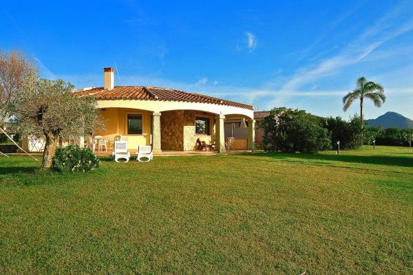 Villa On Costa Rei Near Sandy Beach - Costa Rei