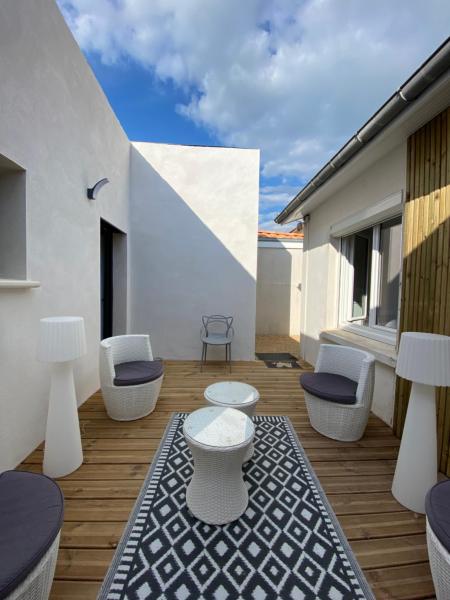 Calme Et Ensoleillée Maison Au Pied De La Plage Entre St Palais Sur Mer Et Royan - Vaux-sur-Mer