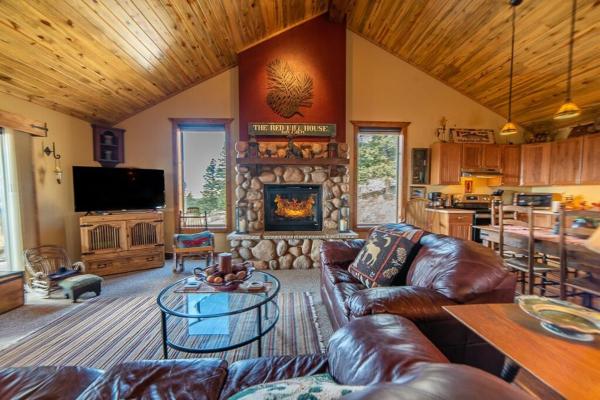 Relax And Unwind With Breathtaking Panoramic Views - Red Hill House - Colorado