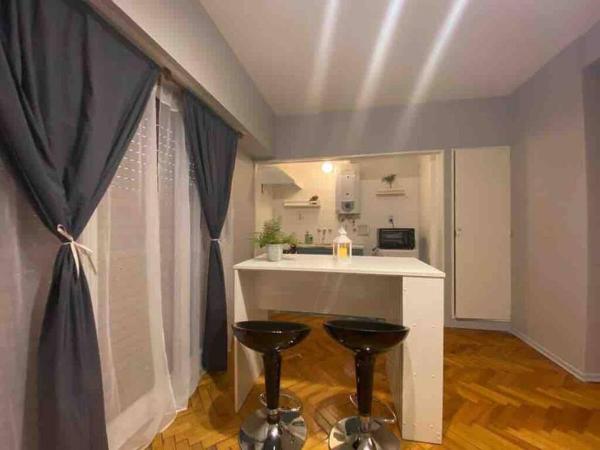 Monoambiente Muy Luminoso 2 Cuadras Plaza De Mayo. - Buenos Aires