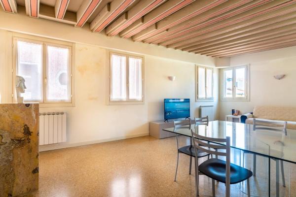 Ca' Dei Mercanti - Venice