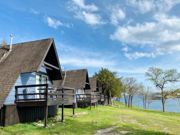 Calm Waters Resort - Kimberling City, MO