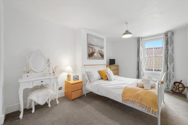 30 Percent Off! The Central Whitby Gem - 4 Bedrooms - Whitby