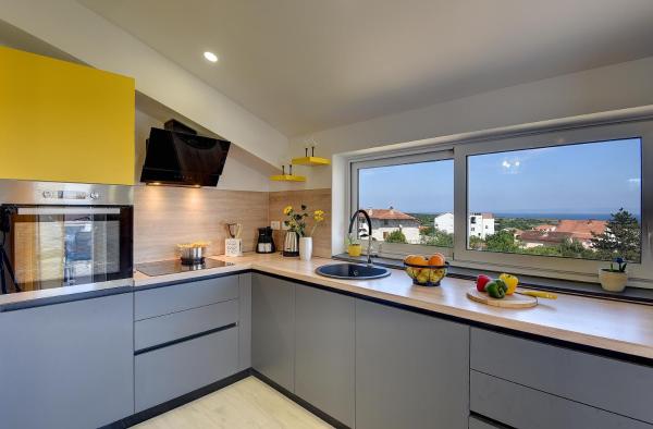 Ferienwohnung Mit Klima, Wlan, Balkon Und Wenige Minuten Zum Meer - Ližnjan