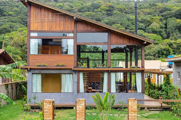 Casa De Férias: Estilo E Conforto Bombinhas Emb686 - Bombinhas
