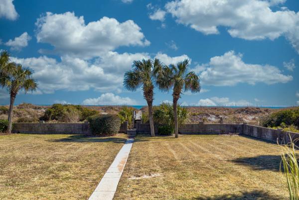 Pet Friendly Oceanfront Home Bar Huge Yard On The Ocean
