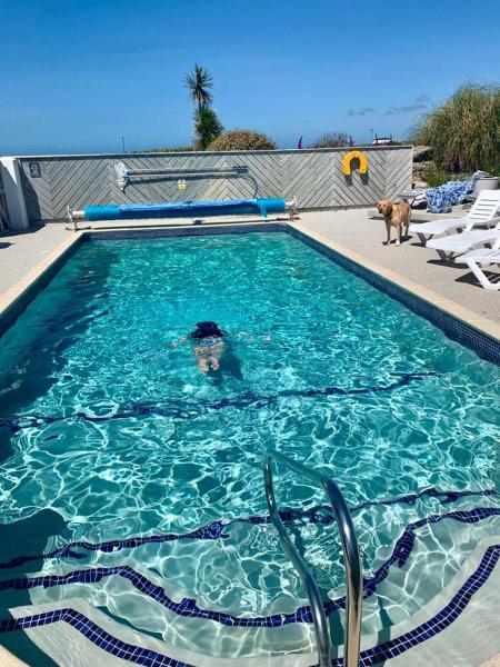 2 Bedroom Cottage Sleeps 4, With Pool Use, Sennen - Saint Just