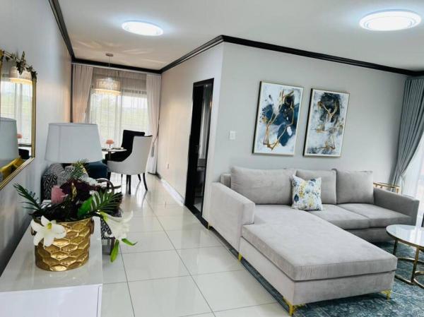 Vonzee Apartment On Palmview Estate. - Sandton
