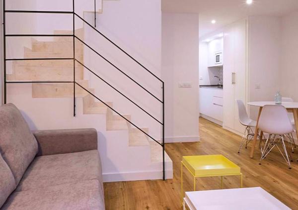 Precioso Duplex Con Patio Junto A La Catedral - Cádiz