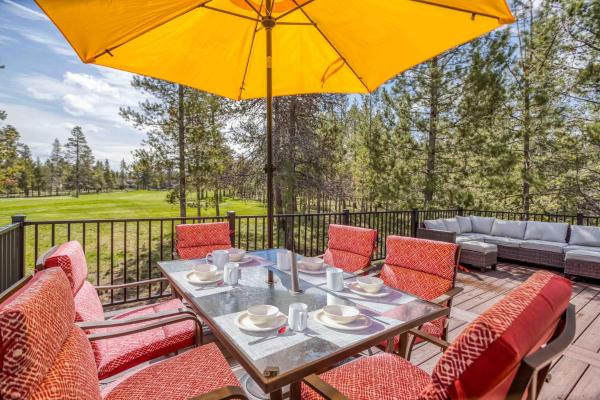 Umpqua 9 - Meredith Lodging - サンリヴァー, OR