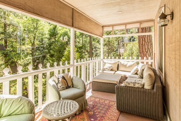 The Cottage - Crestline, CA