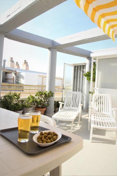 La Perla Apartment, Paradis Park, La Pineda - ÁTico 1ª Línea - Solarium - Wifi - Piscina - Reus