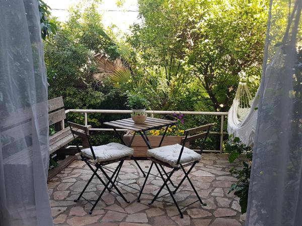 Galilean Villa With Jacuzzi - Israel