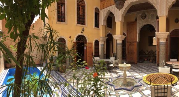 Riad Layalina Fes 7 Chambres & 18 Personnes Piscine, Parking, Vue & Wifi Au Pied Medina - Fes