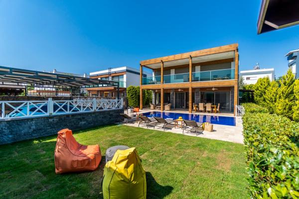 Deluxe Villa Emilie With Private Swimming Pool - Bitez