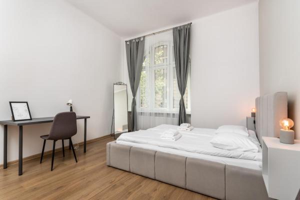 Kołłątaja - 2 Bedroom Old Town Apartment - By Upstairs - Kraków