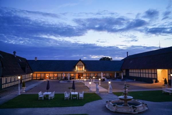 Skrøbelev Gods Manor House - Rudkøbing