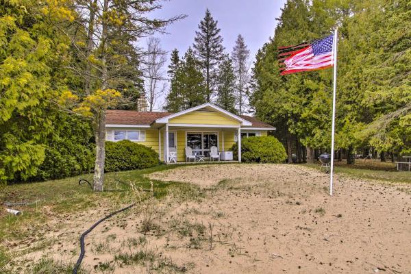 Cozy Baileys Harbor Cottage On Lake Michigan! - Baileys Harbor, WI