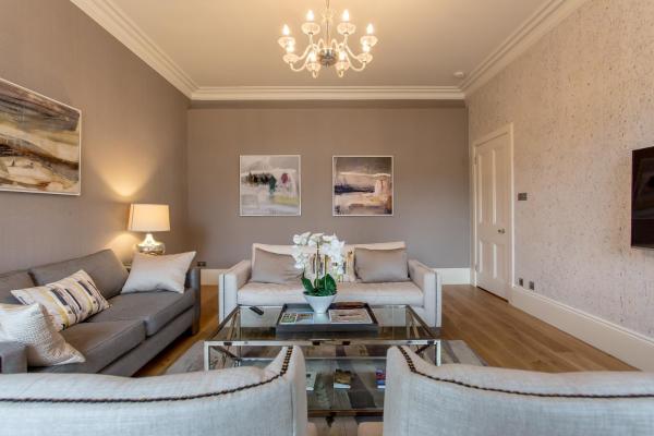 Exclusive 2 Bed, Free Private Parking, In West End - Edinburgh Airport (EDI)