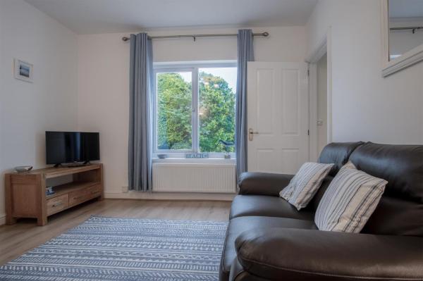 Shorelands - 1 Bedroom Apartment - Manorbier - Pembrokeshire