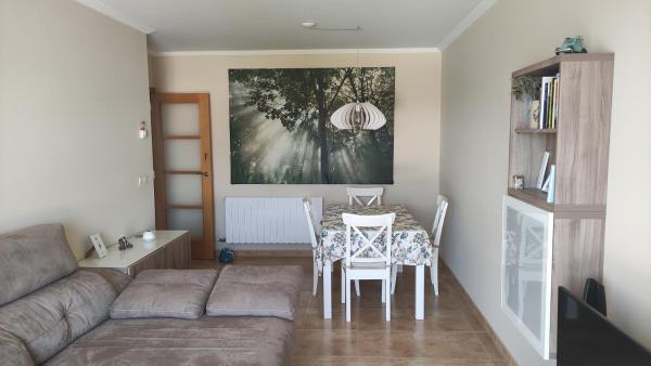 Cómodo Apartamento Con Plaza De Garaje - Boiro