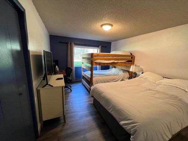 Rustic Girdwood Condo - Anchorage, AK