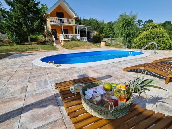 Family Friendly House With A Swimming Pool Nova Kapela, Slavonija - 17313 - Croatia