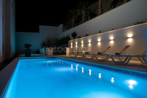 Villa Smaragd - Perle - Luxury Apartments With Shared Pool - Makarska