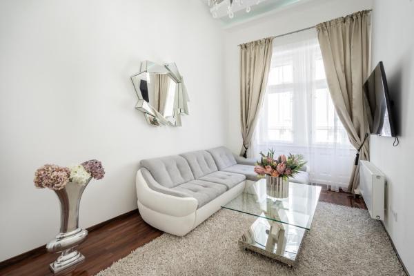 Opera Balkony Luxury Apartment With Free Parking - Budapest