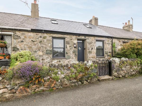2 Rhoslyn - Anglesey